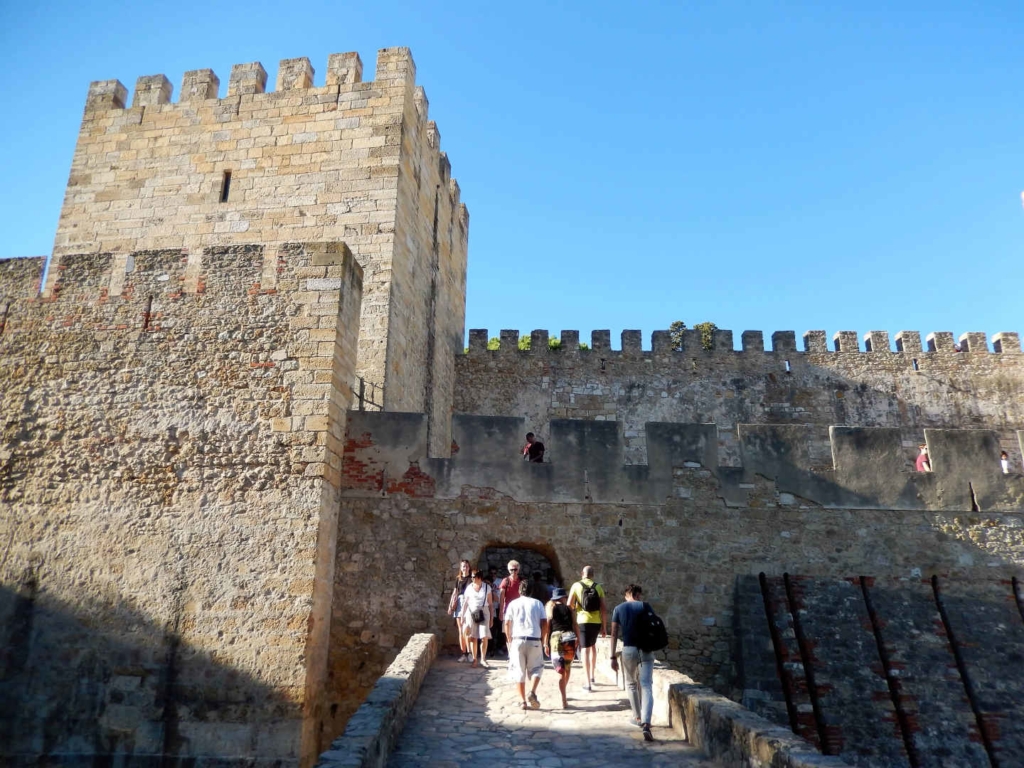 Here is the Best Backpacking Portugal Itinerary for Solo Travellers